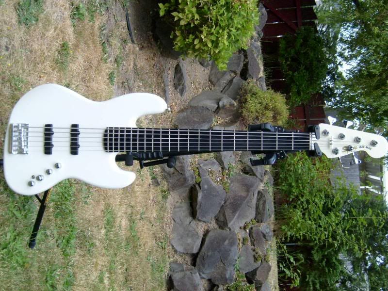 Fs Fender 6 String Modded Jazz Bass White