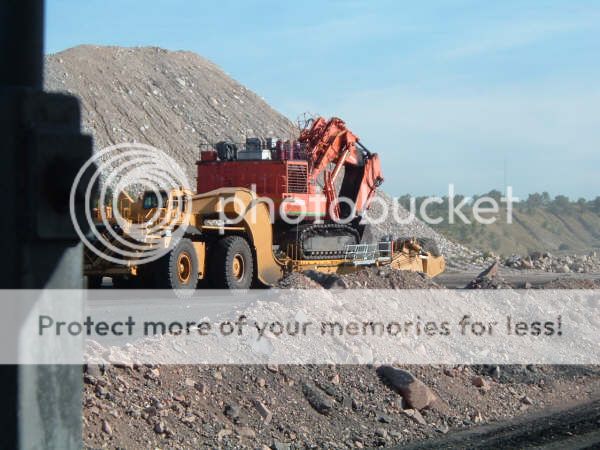 Loading equipment on a 800T Bosich Trailer - General Topics - DHS Forum