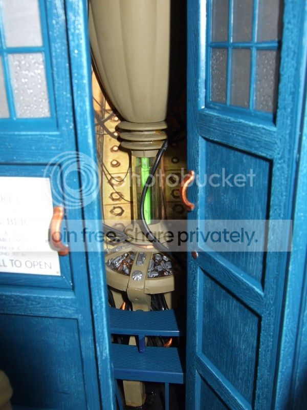 It's bigger on the inside. Airfix Tardis (pic heavy) - Ready for ...