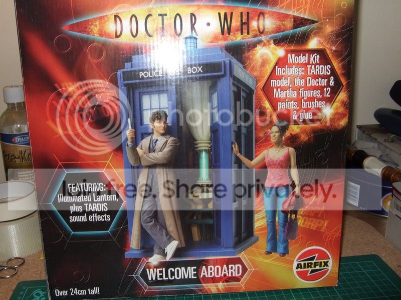 It's bigger on the inside. Airfix Tardis (pic heavy) - Ready for ...