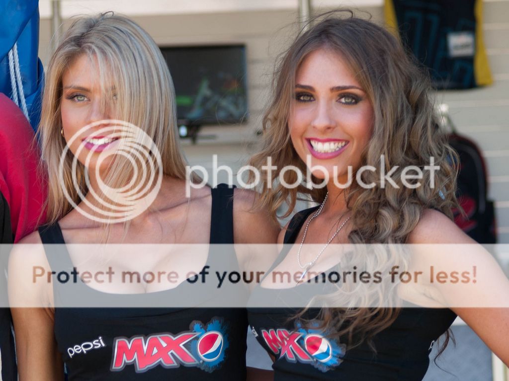 2013 Grid Girls - Clipsal - Page 3