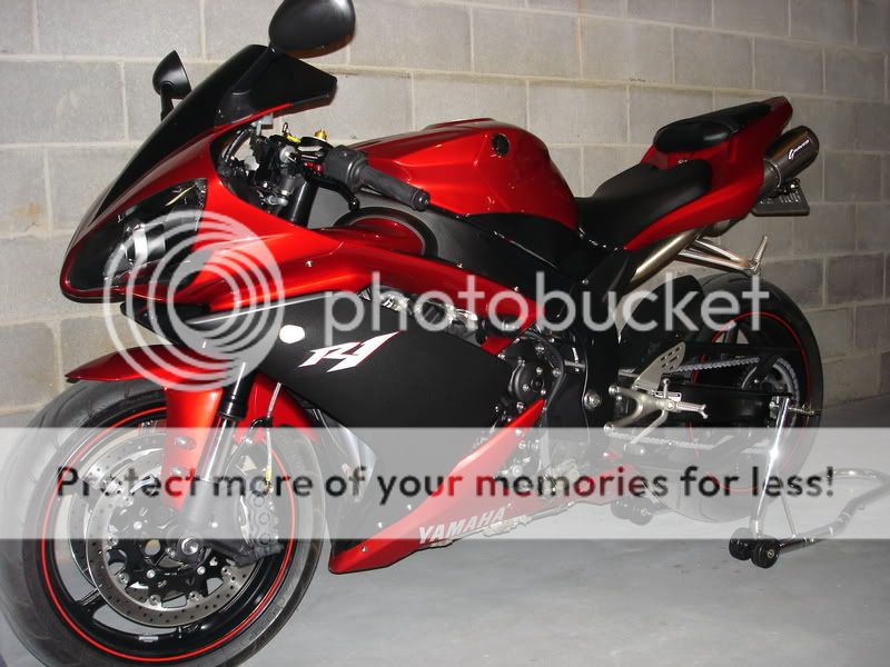 Post your 07 Candy Red Pics!! | Yamaha R1 Forum: YZF-R1 Forums